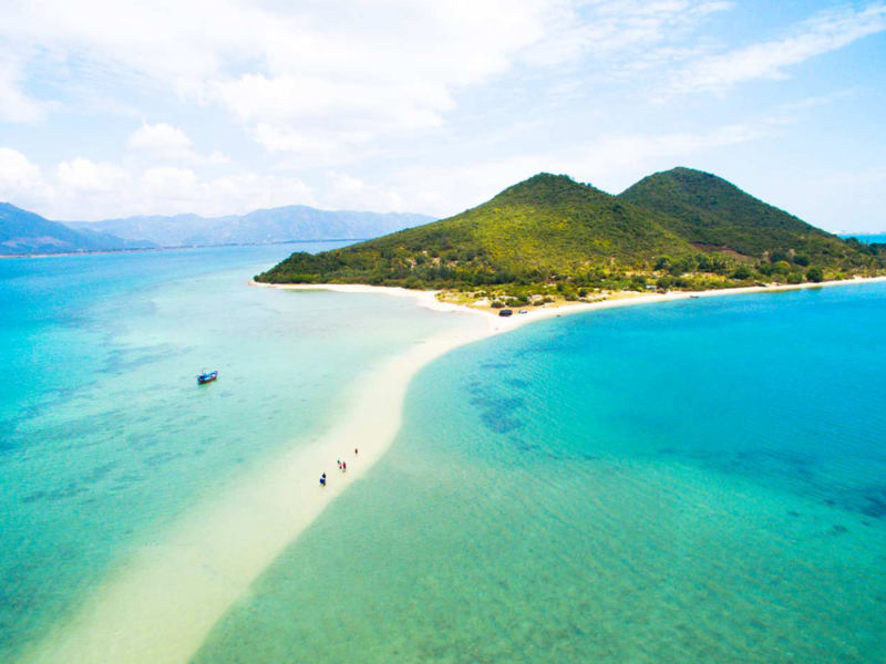 The Top 10 Surf Destinations In Southeast Asia - Breathing Travel