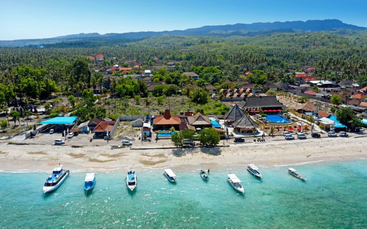 The Best Nusa Penida Beaches (You Must Visit!) - Breathing Travel